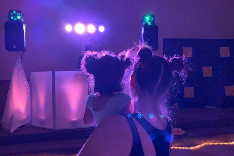 Sunday Morning Fever? California toddlers hit the dance floor at Baby ...
