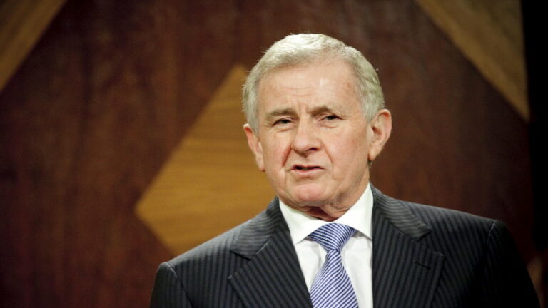 Former federal Labor leader Simon Crean dies aged 74 - Showcelnews.com